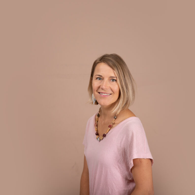 Caroline Travis-Resl – Jamicos